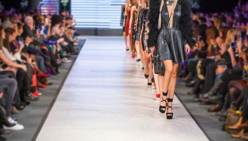 The queens of the catwalk - Textiles Resources